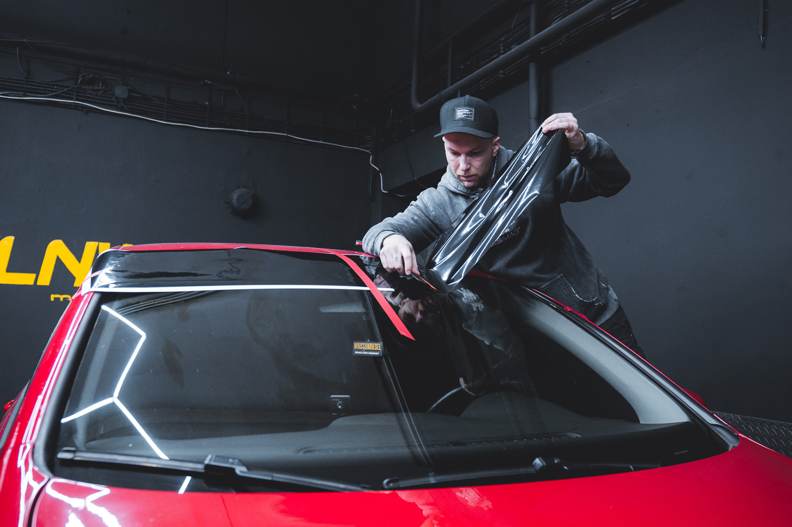 Sluneční clony (sunstripy) - typy clon, jak je instalovat, atest a ...